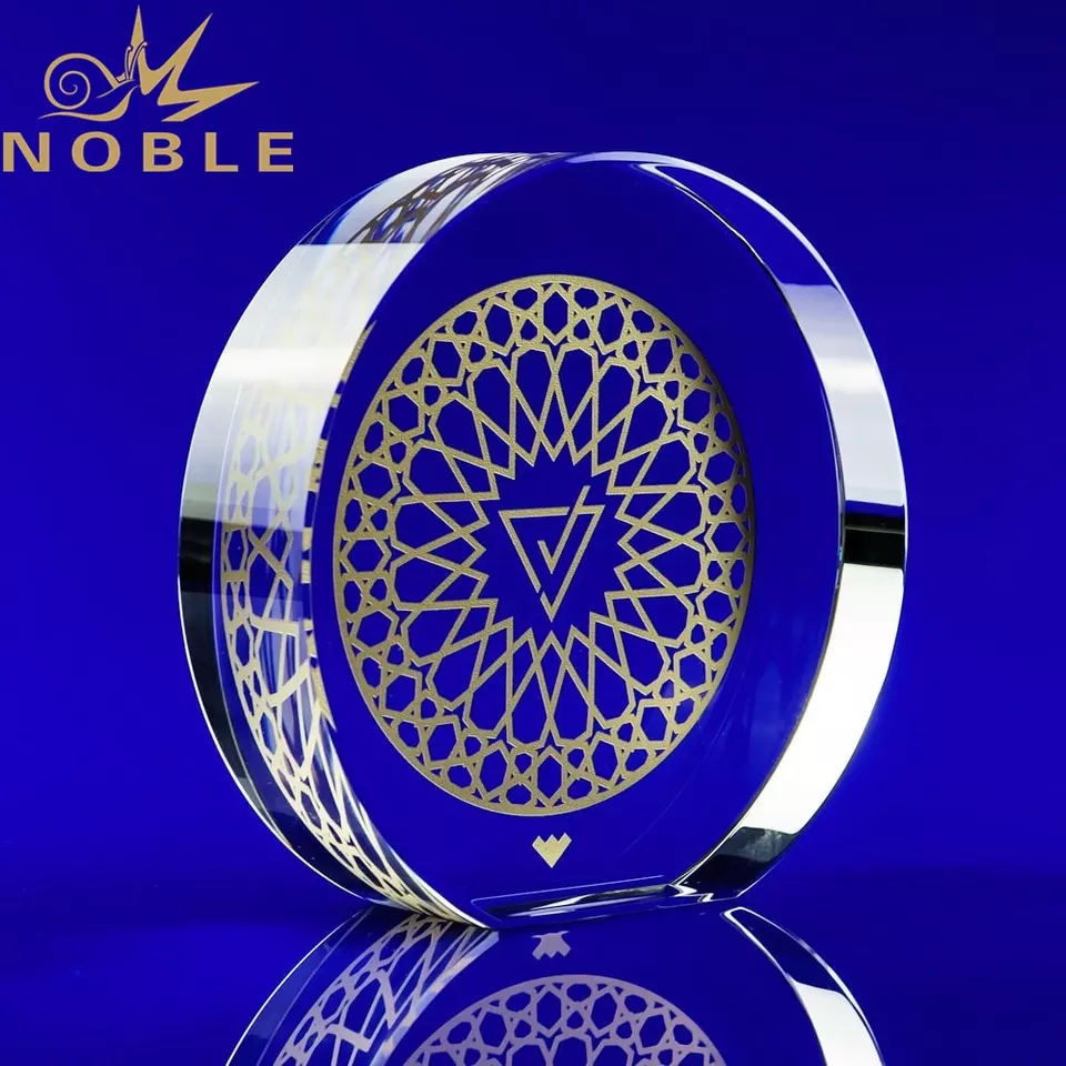 High Quality Popular Free Engraving Crystal Round Award Crystal ...